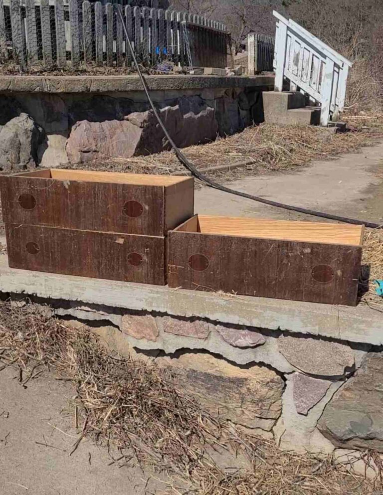 Simple & Cheap DIY Nesting Boxes From Dresser Drawers - Donvey Farms