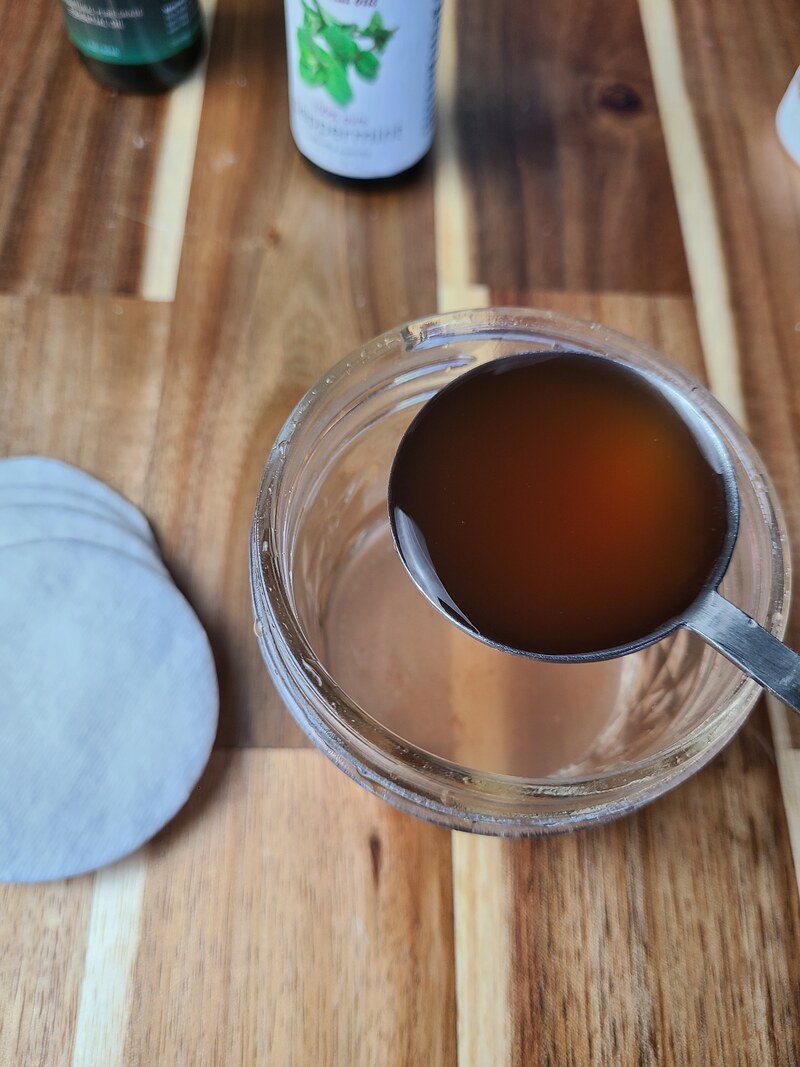 What Is Wild Parsnip? How To Treat Wild Parsnip Rash - Donvey Farms